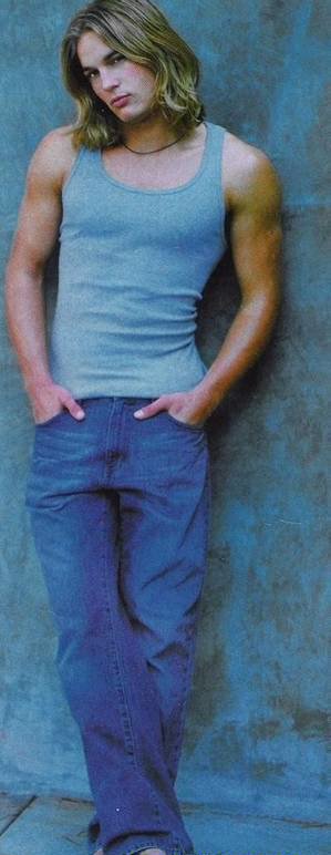 Travis Fimmel - Fashion Supermodels - The Fashion eZine